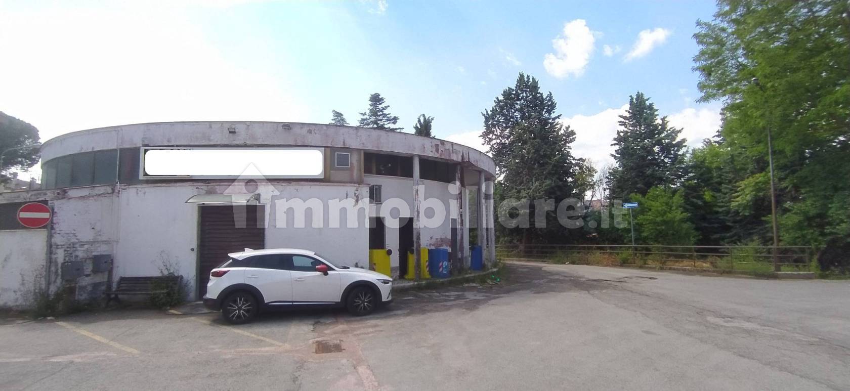 Locale commerciale in Vendita