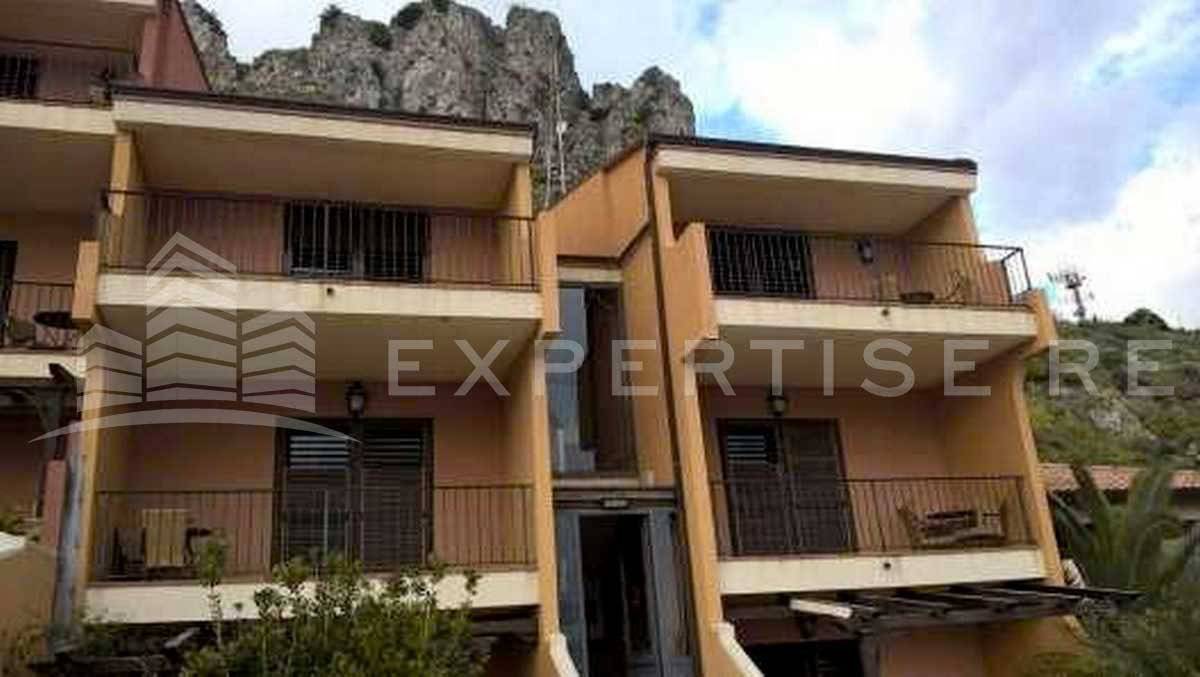 Trilocale Santa Margherita, Sant'Alessio Siculo