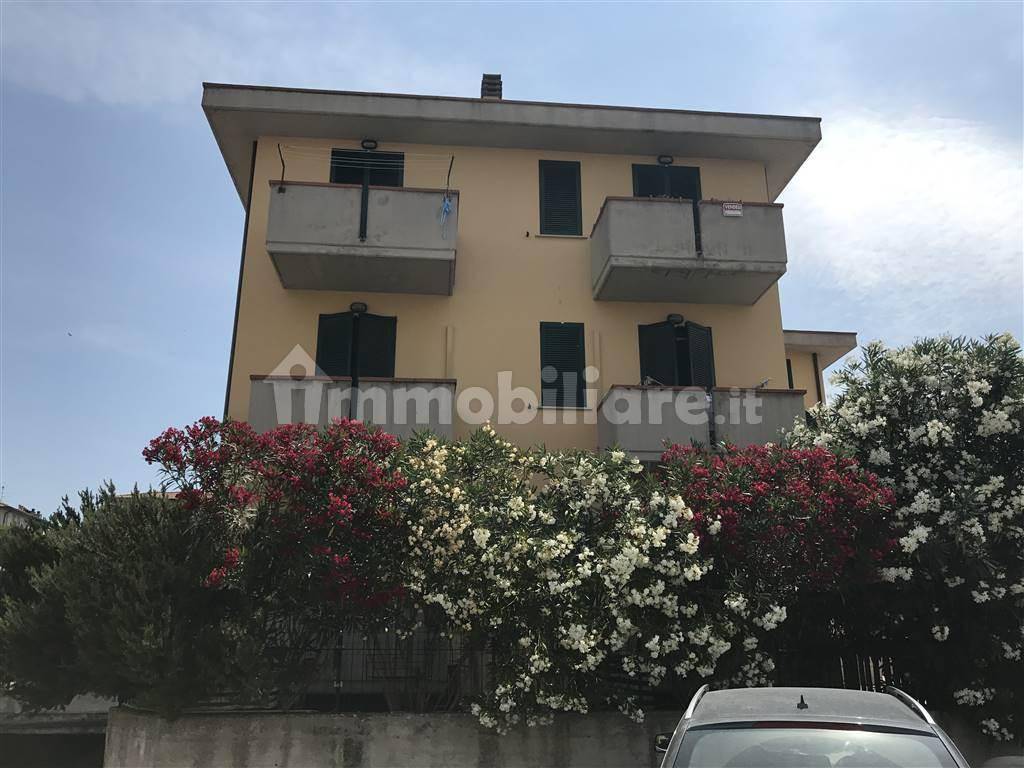 Appartamento buono stato, secondo piano, Centro, Castiglione del Lago