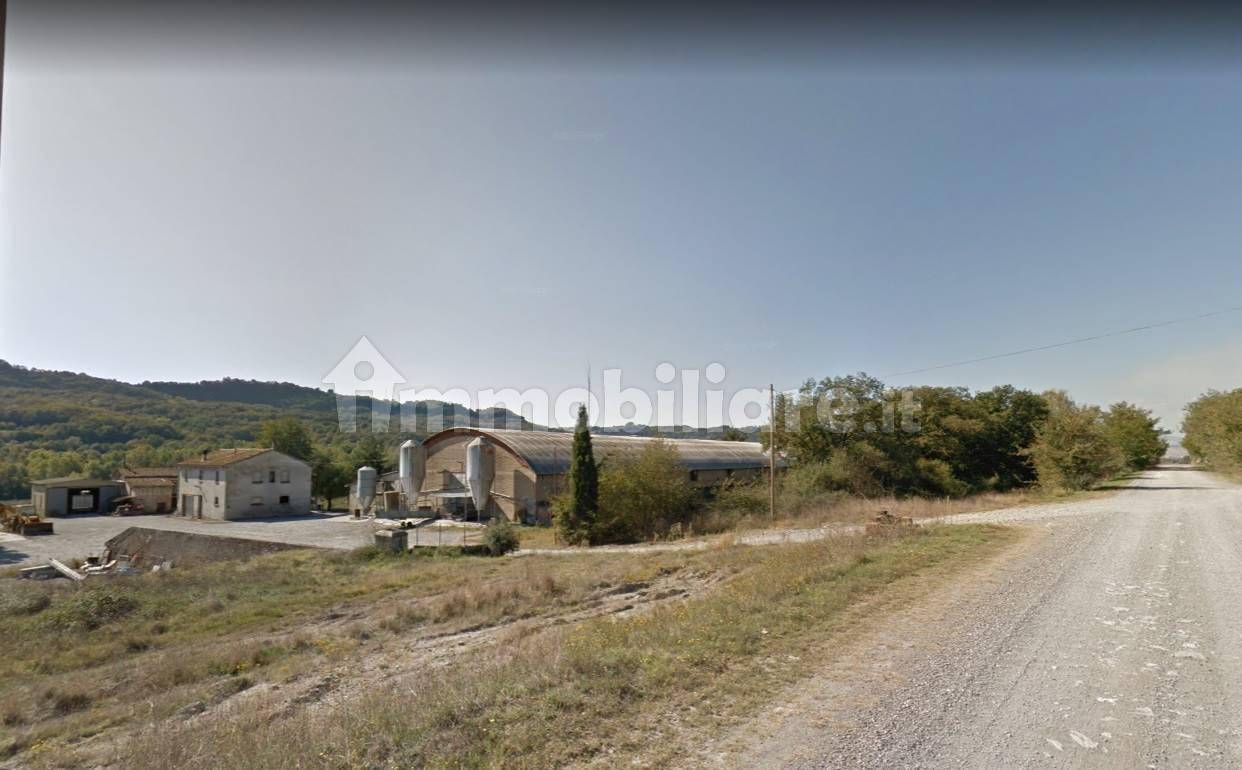 Locale commerciale in Vendita