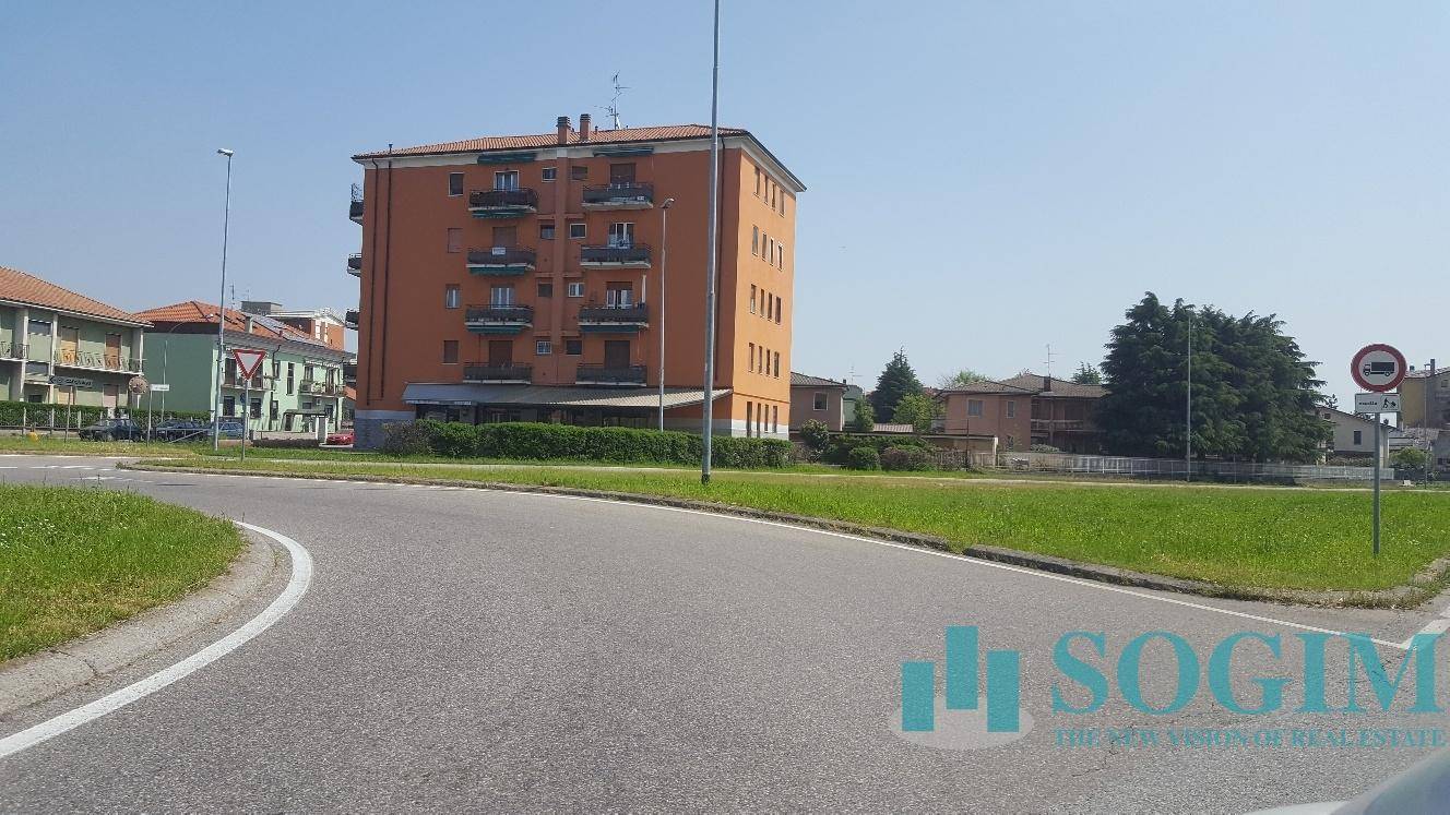 Locale commerciale in Vendita