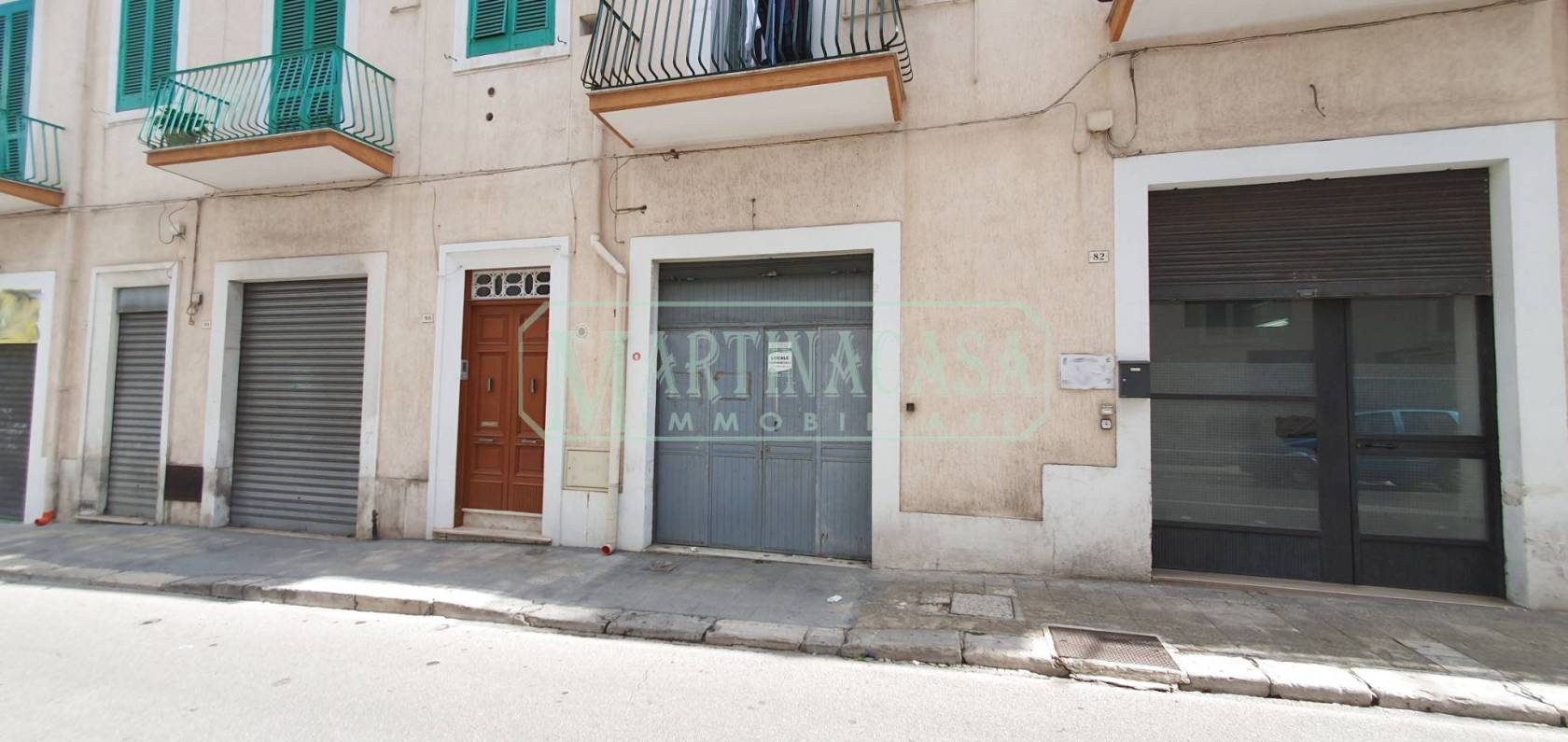 Locale commerciale in Vendita