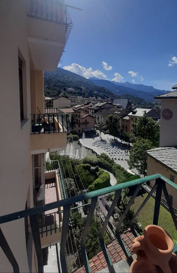 Trilocale via Roma 93, Centro, Saint-Vincent