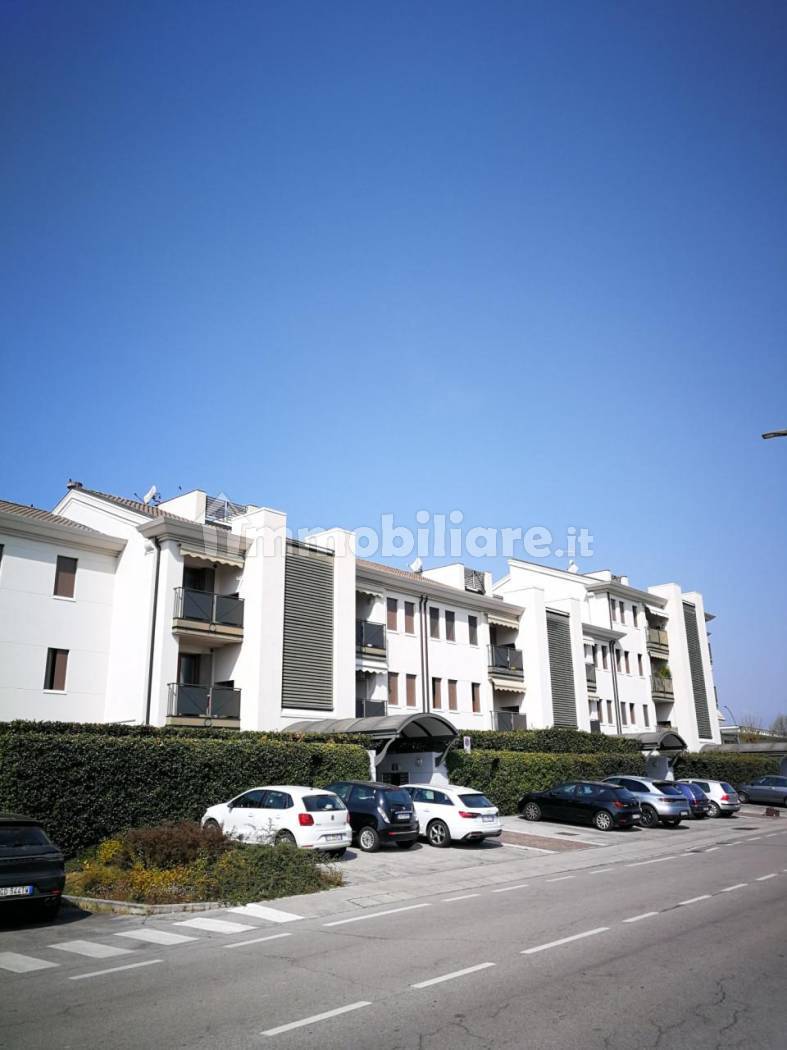 Posto auto - moto in Vendita