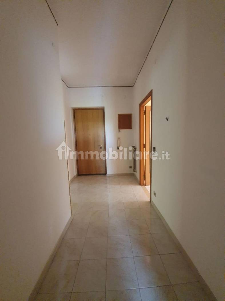 Appartamento buono stato, piano rialzato, Genneruxi, Cagliari