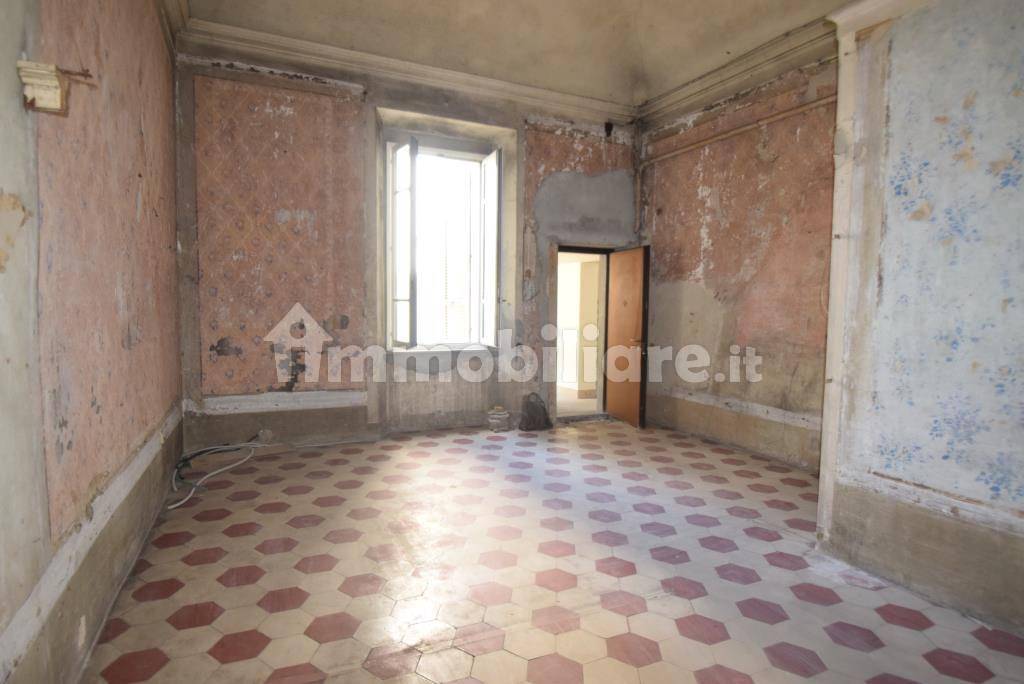 Appartamento da ristrutturare, primo piano, Via Taverna - Ospedale, Piacenza