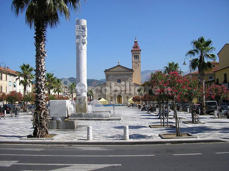 Locale commerciale in Vendita