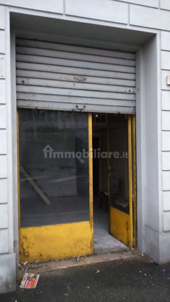 Locale commerciale in Vendita