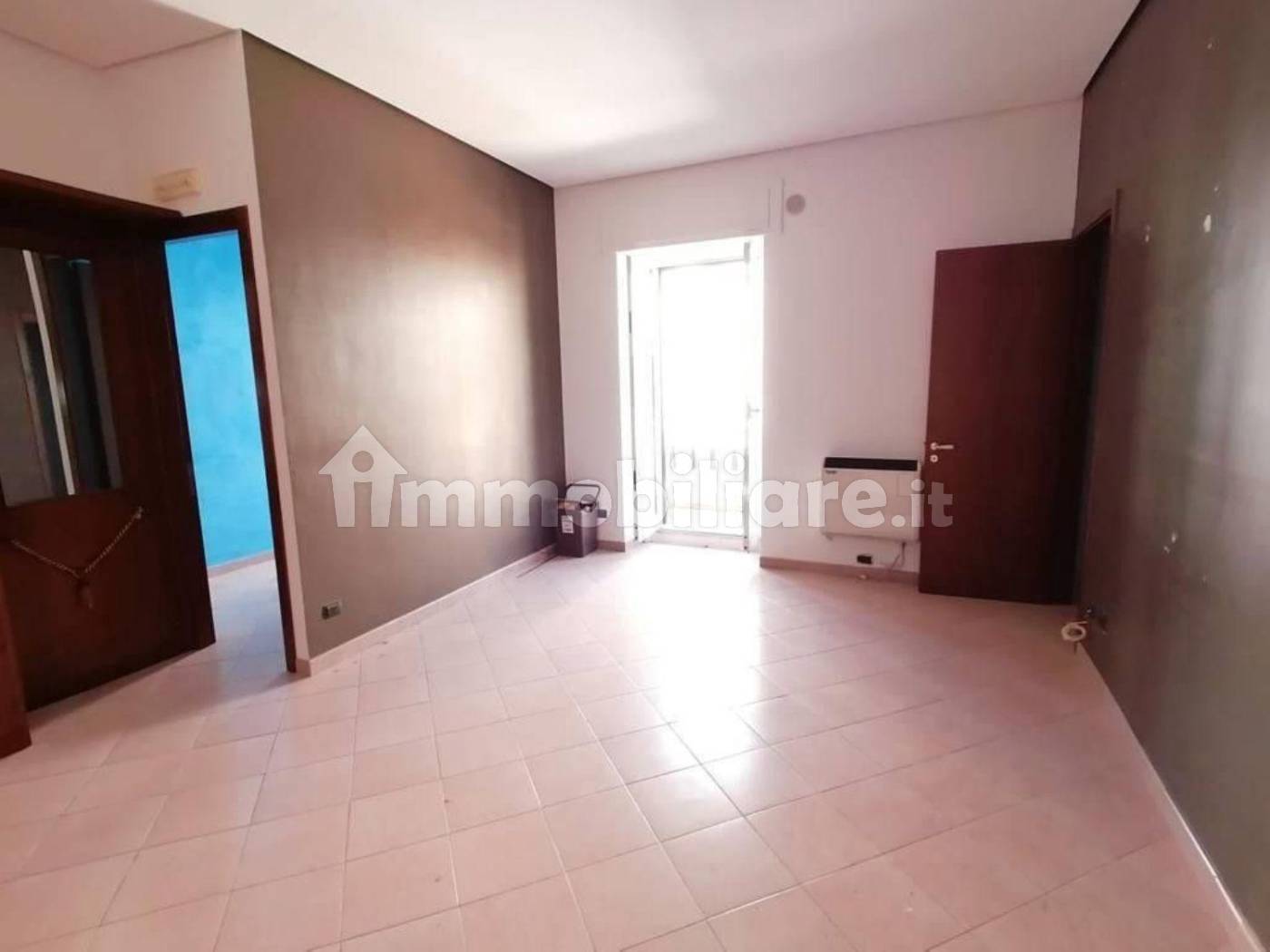 Quadrilocale via IV Novembre, 123, Centro, Ragusa