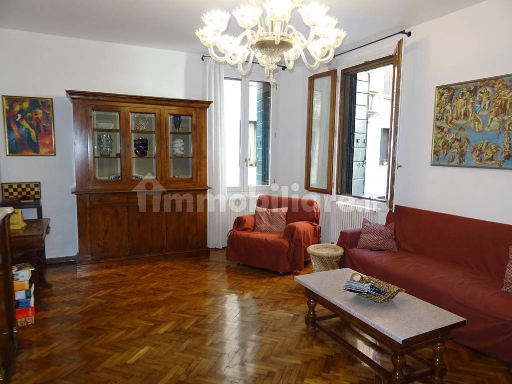 Appartamento Campo San Simeon Piccolo, Santa Croce, Venezia