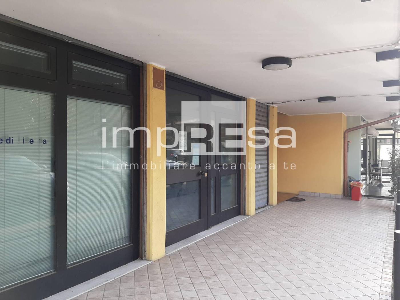 Locale commerciale in Vendita
