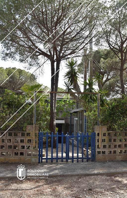 Locale commerciale in Vendita