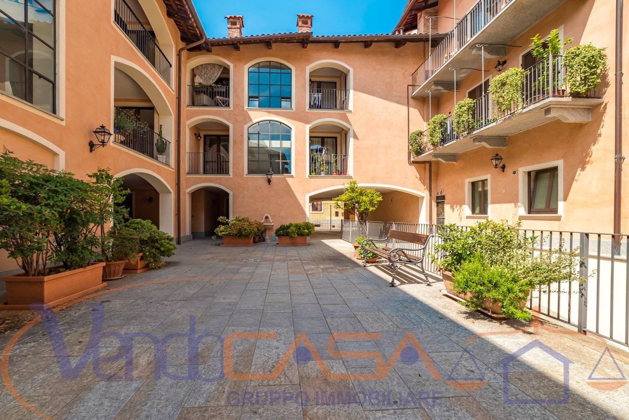 Locale commerciale in Vendita