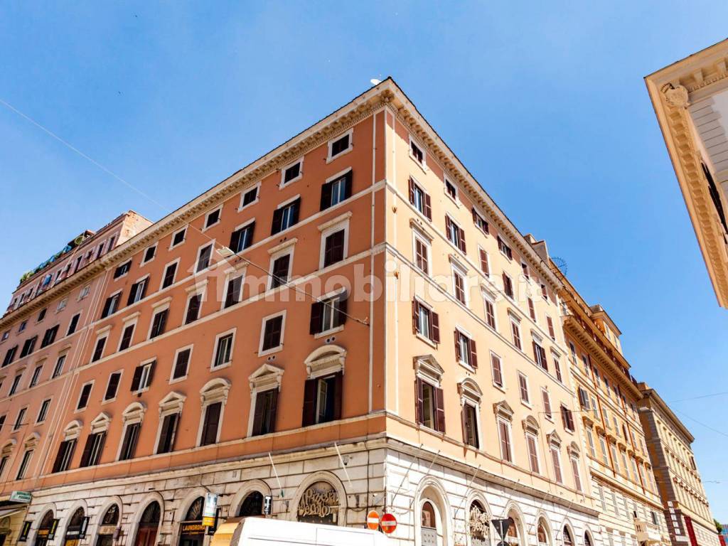 Vendita Appartamento Roma. Trilocale in via Palestro 56. Riscaldamento ...