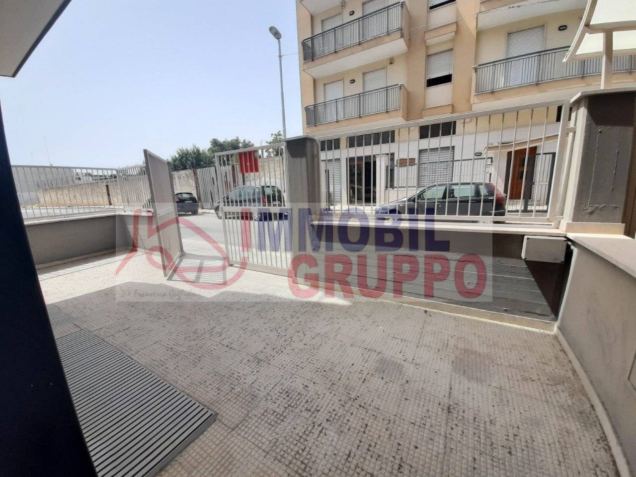 Locale commerciale in Vendita