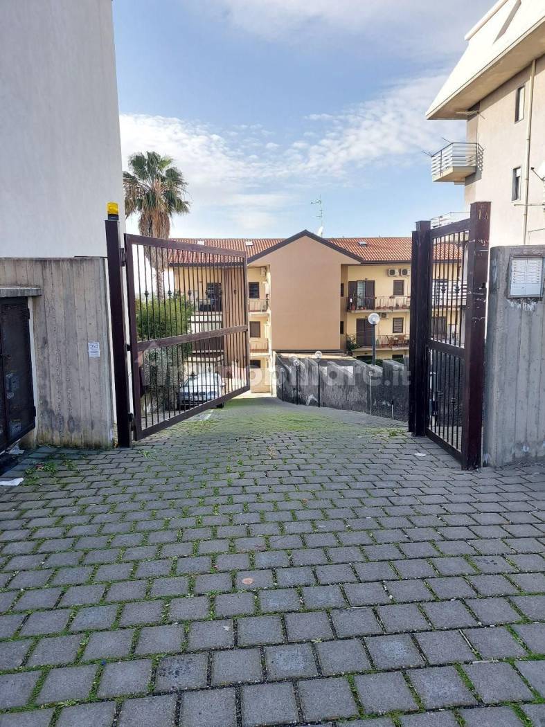 Trilocale viale della regione 1A, Motta Sant'Anastasia