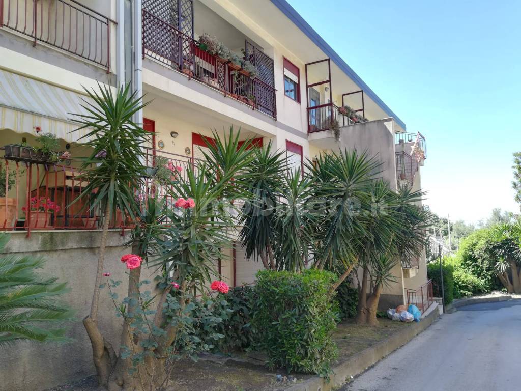 Vendita Appartamento San Pietro Clarenza. Quadrilocale in Europa San c ...