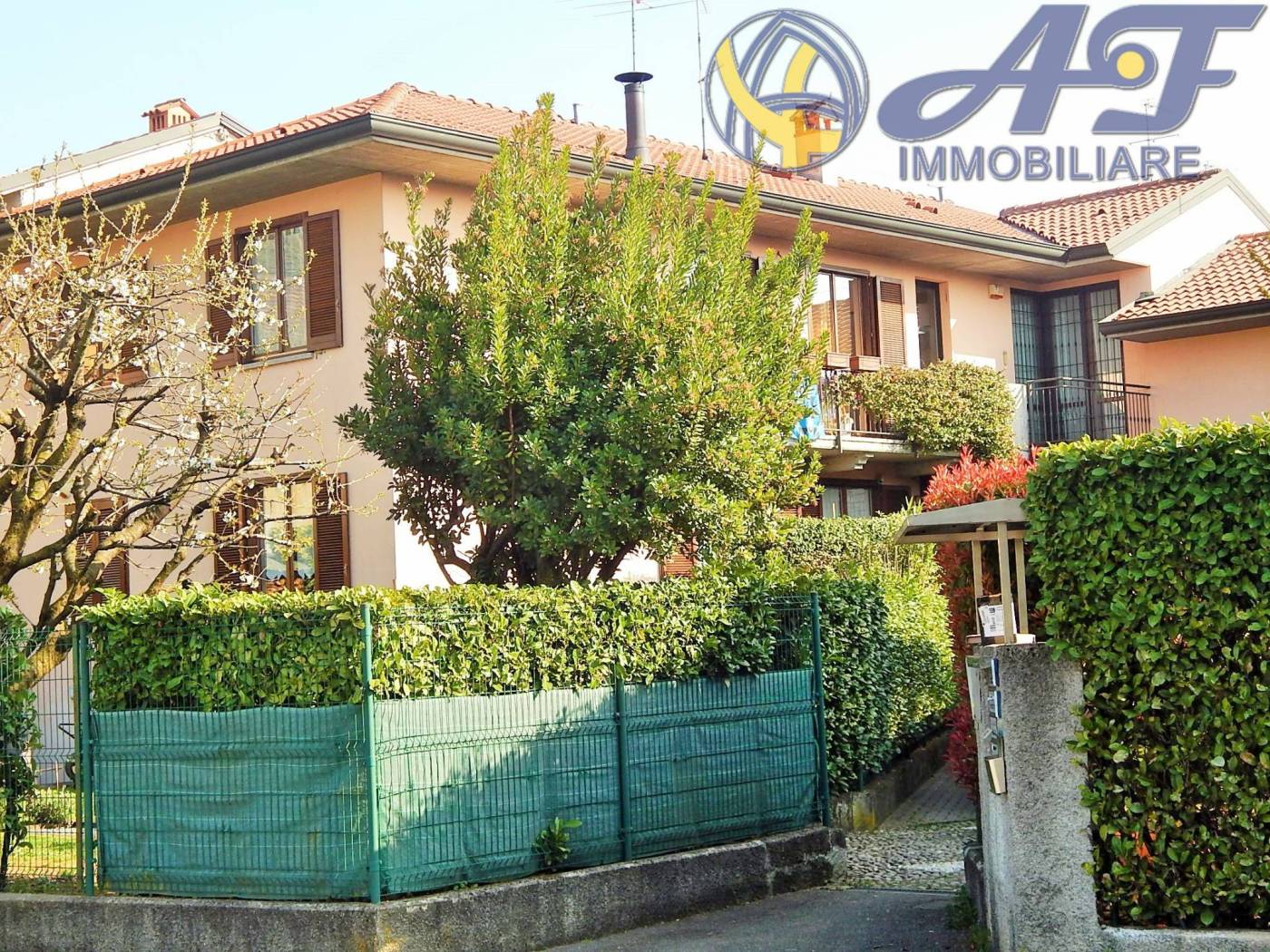 Trilocale via degli Artigiani 8, Centro, Besana in Brianza