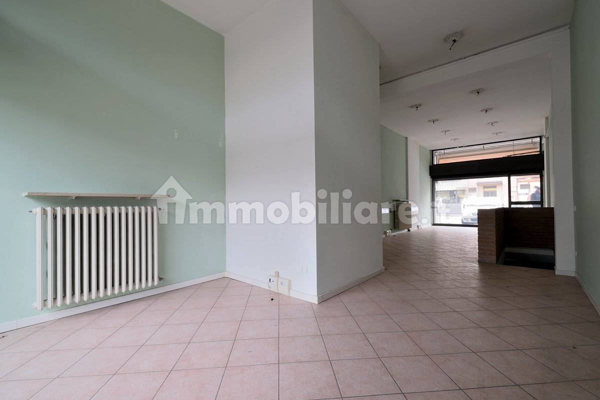 Locale commerciale in Vendita