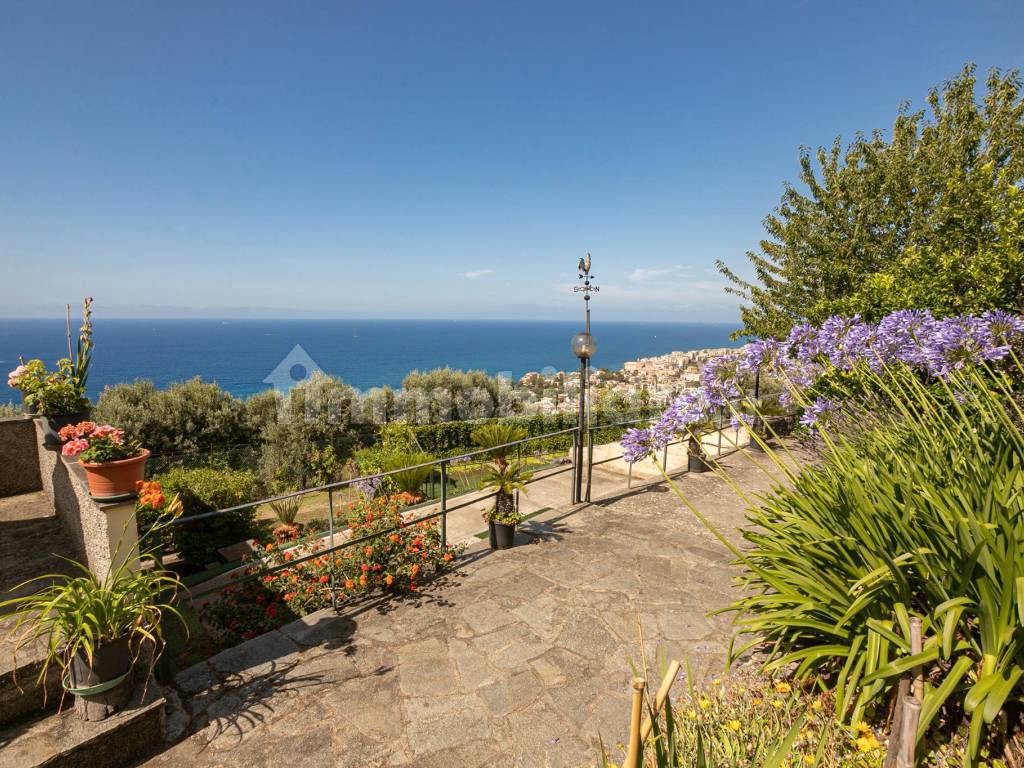Vendita Villa unifamiliare Genova. Ottimo stato, con terrazza ...