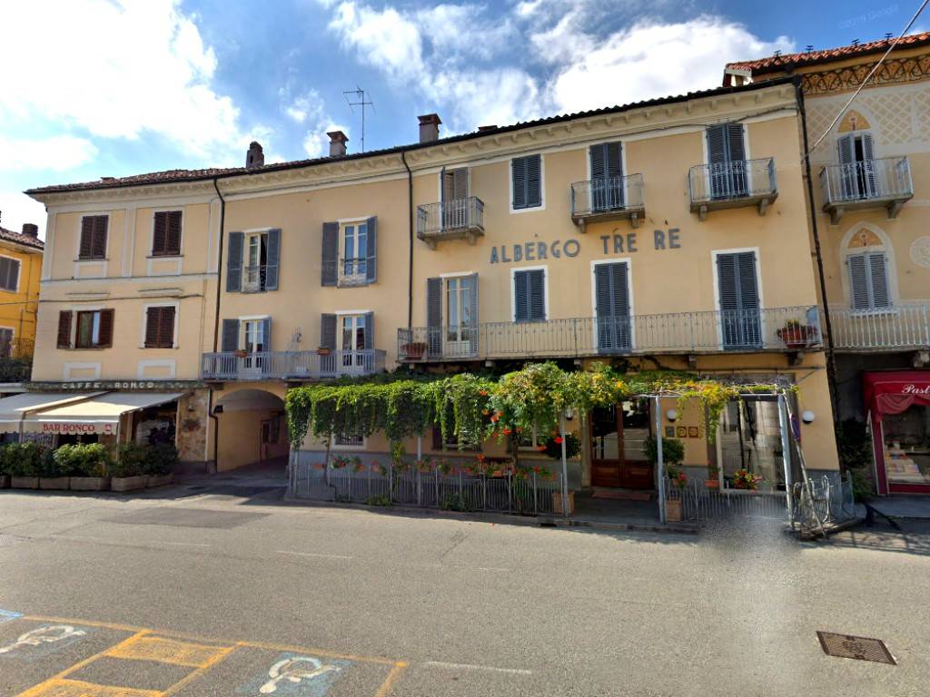 Locale commerciale in Vendita