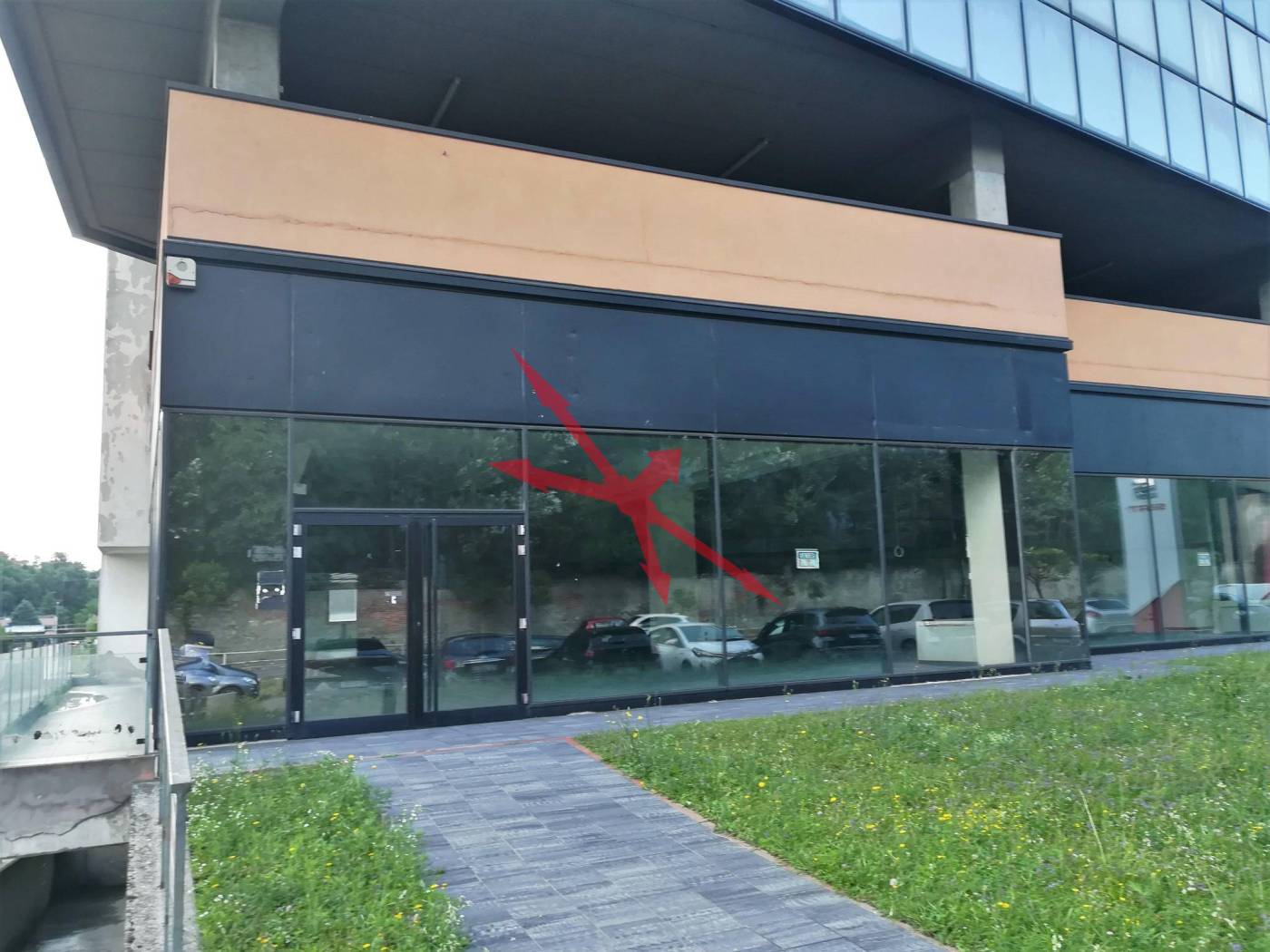 Locale commerciale in Vendita