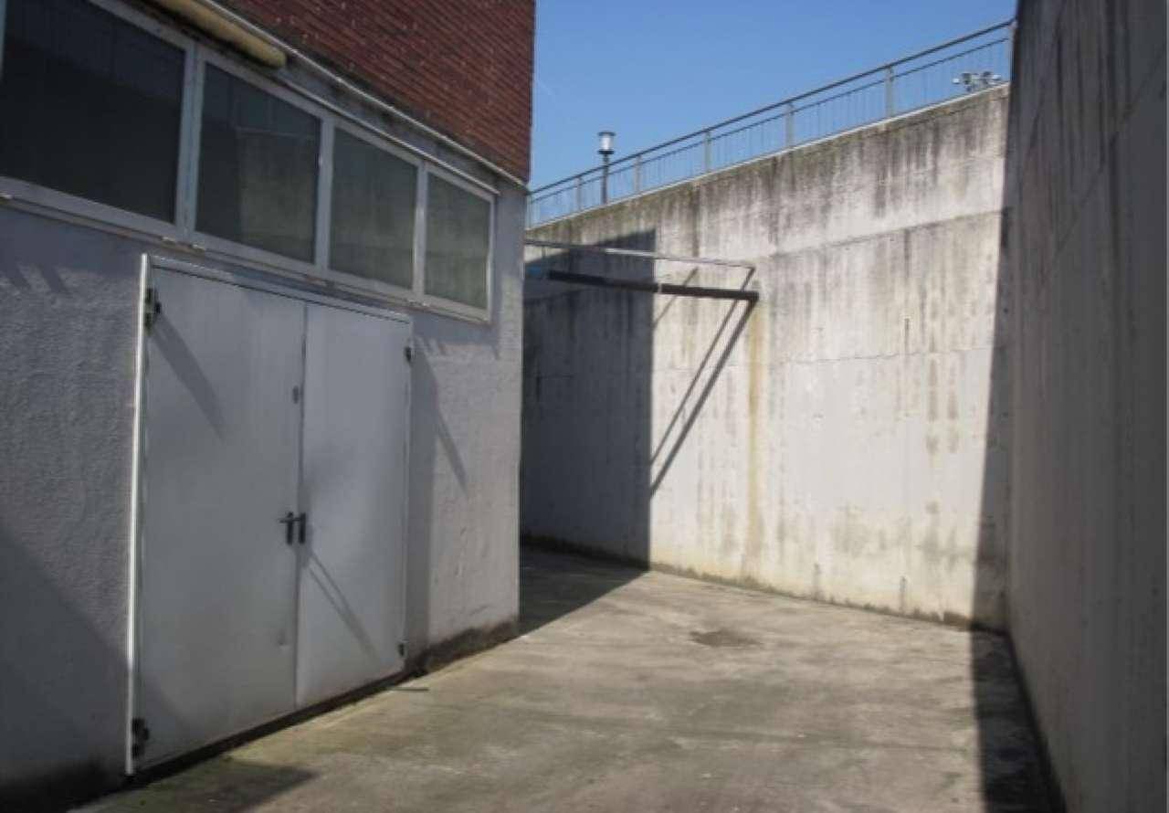 Locale commerciale in Vendita