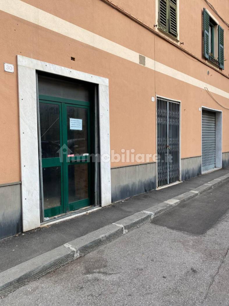 Locale commerciale in Vendita