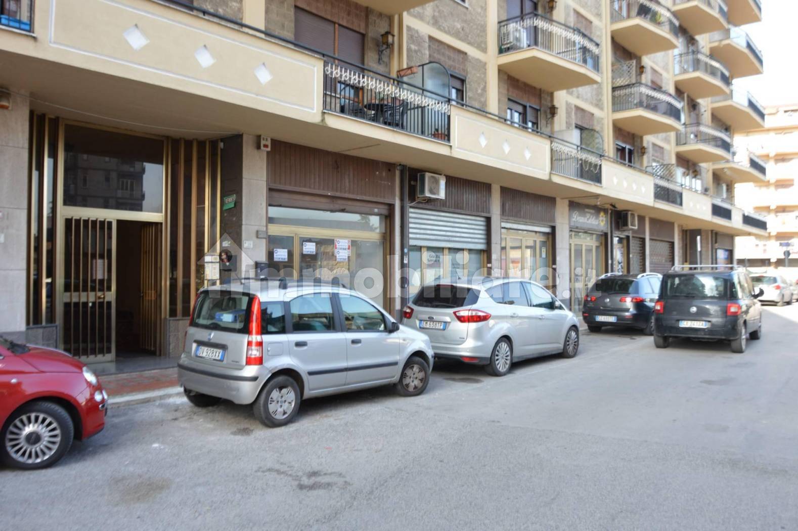 Locale commerciale in Vendita