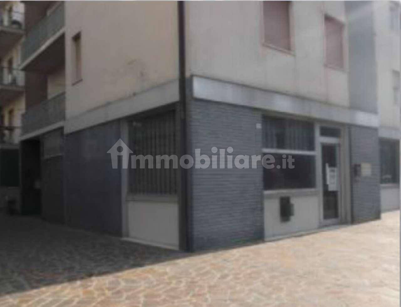 Locale commerciale in Vendita