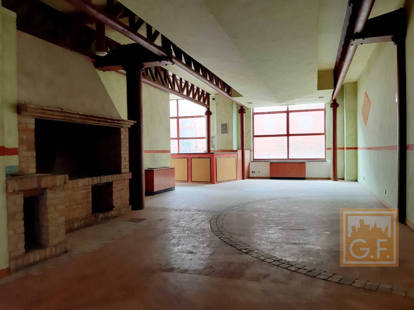 Locale commerciale in Vendita