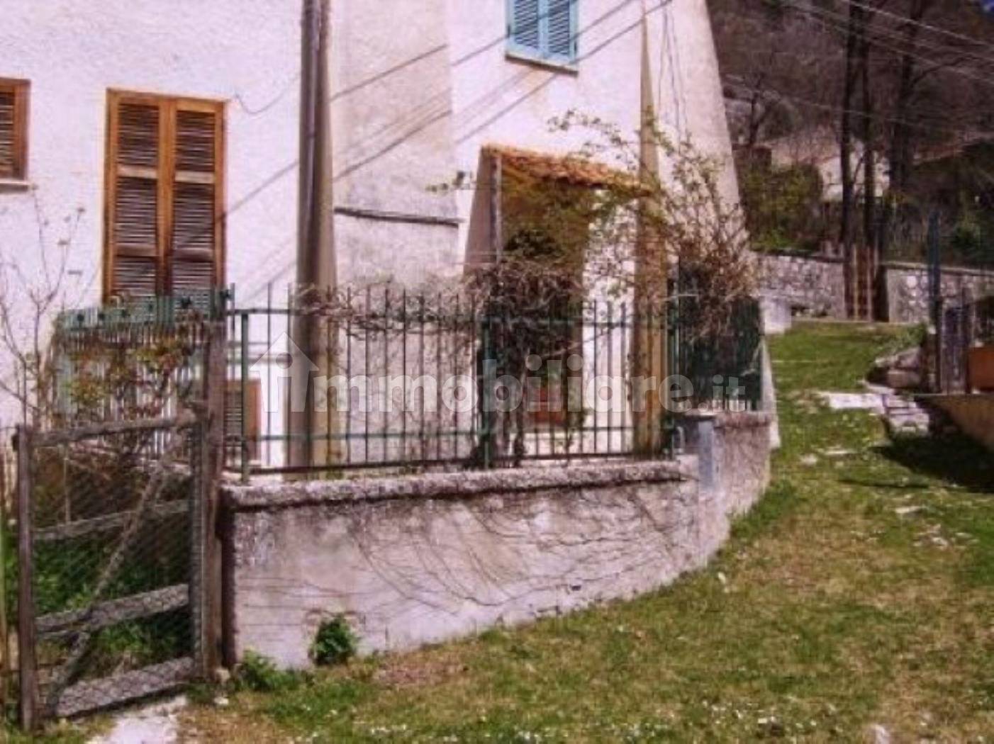 Trilocale via Piedi La Terra, Castellafiume