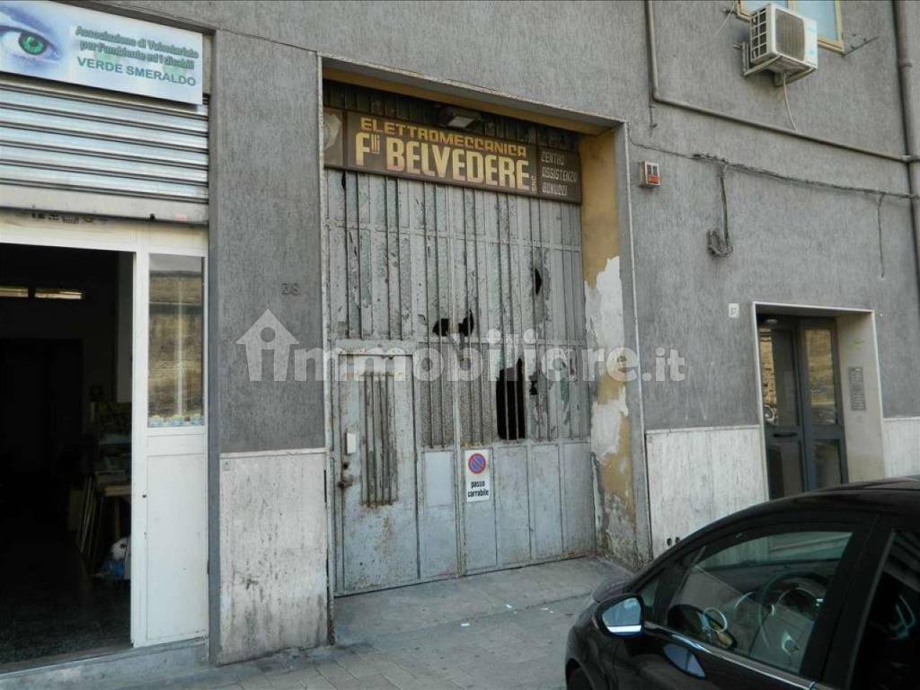 Locale commerciale via via G. Cugini 36; via Generale Messina 81 ...