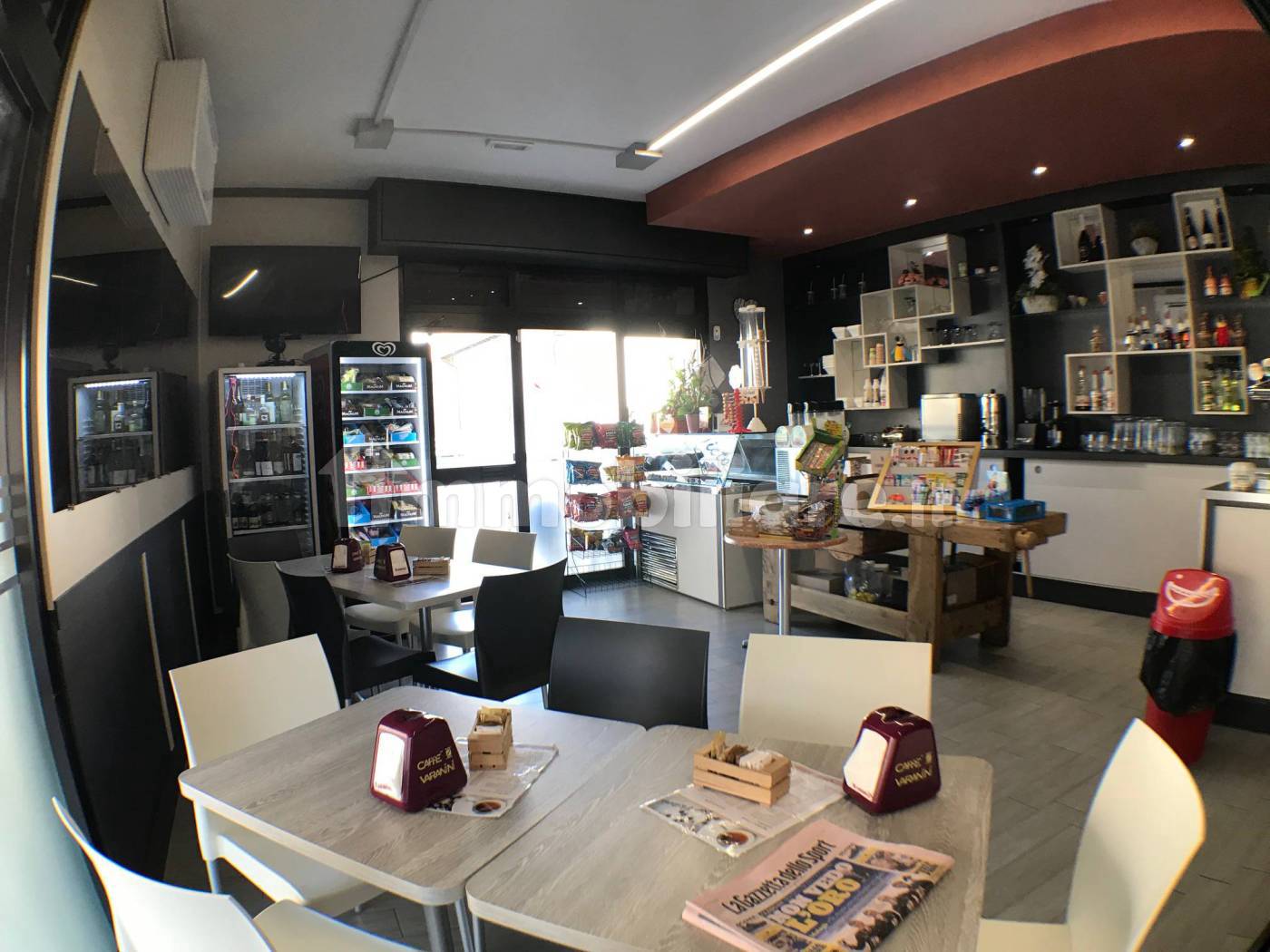 Locale commerciale in Vendita