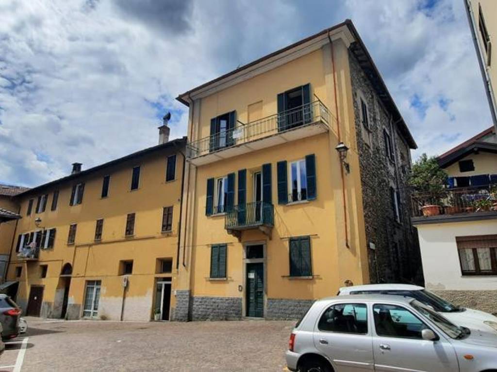 Vendita Appartamento Domaso. Trilocale in via Regina 173. Da ...