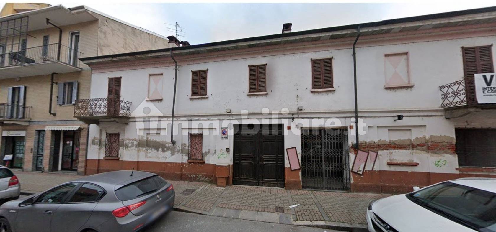 Locale commerciale in Vendita