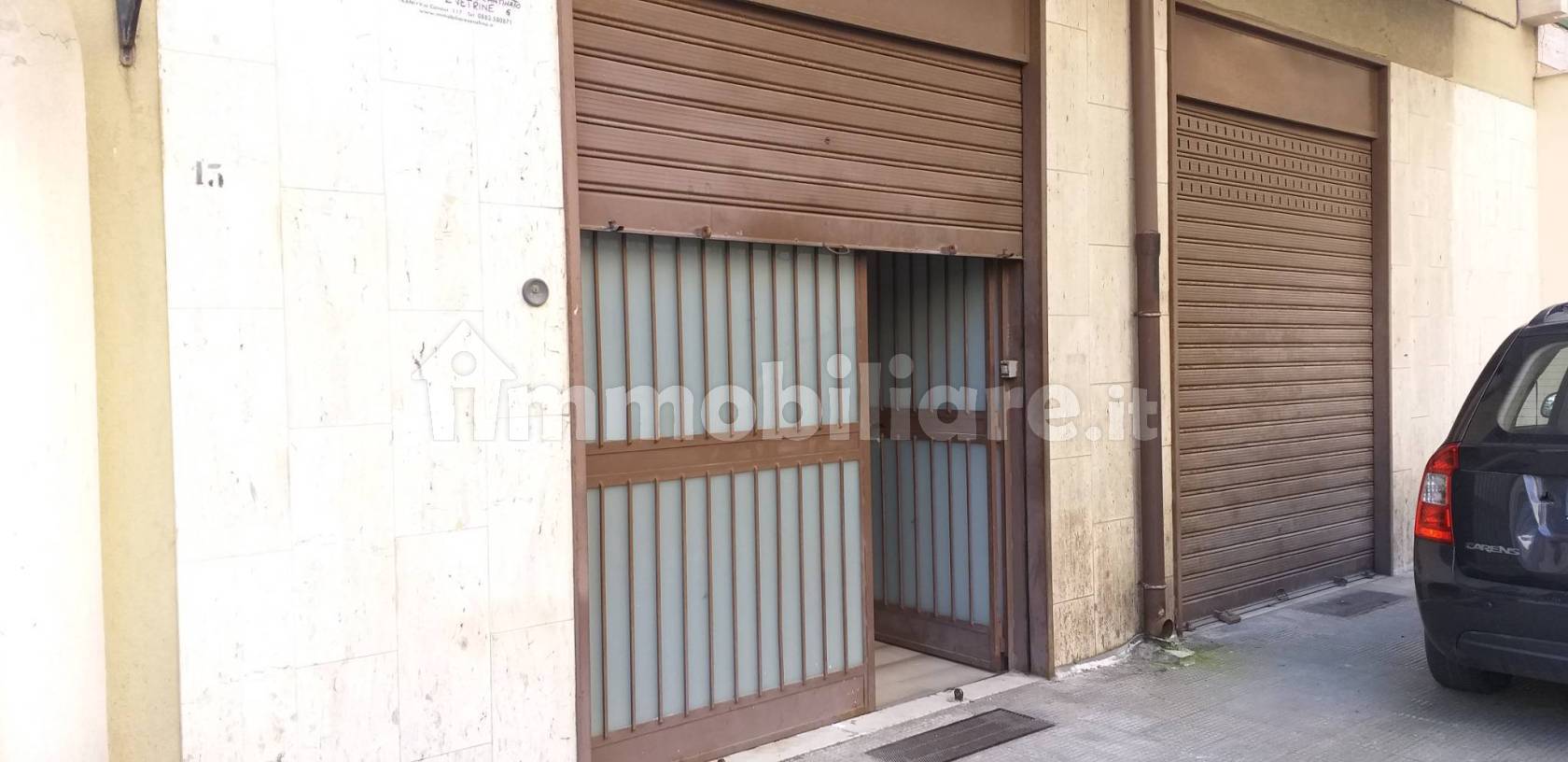 Locale commerciale in Vendita