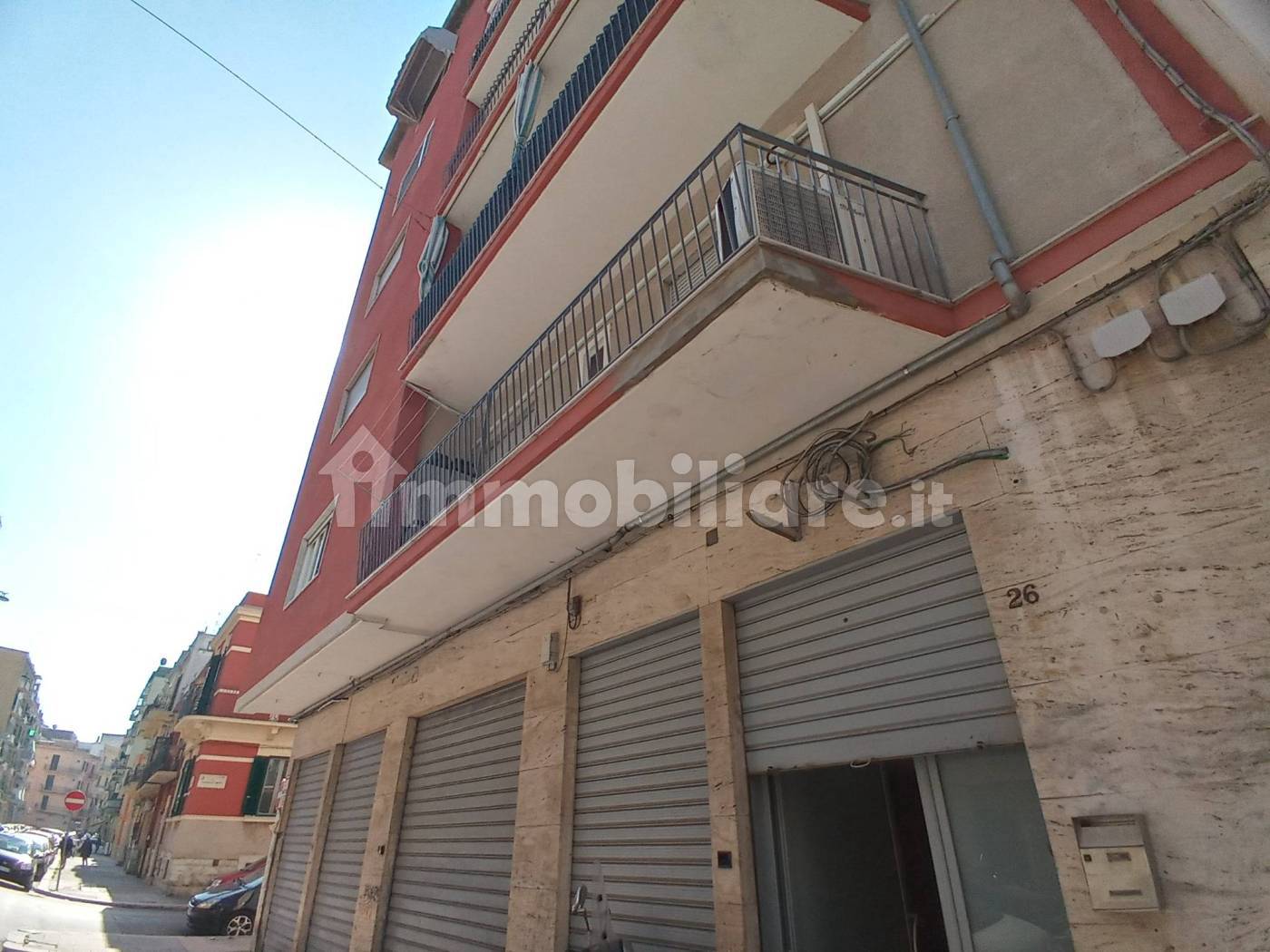 Locale commerciale in Vendita