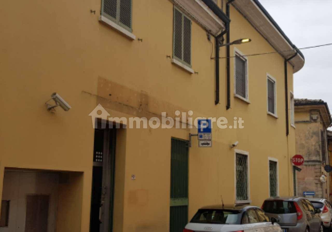 Locale commerciale in Vendita