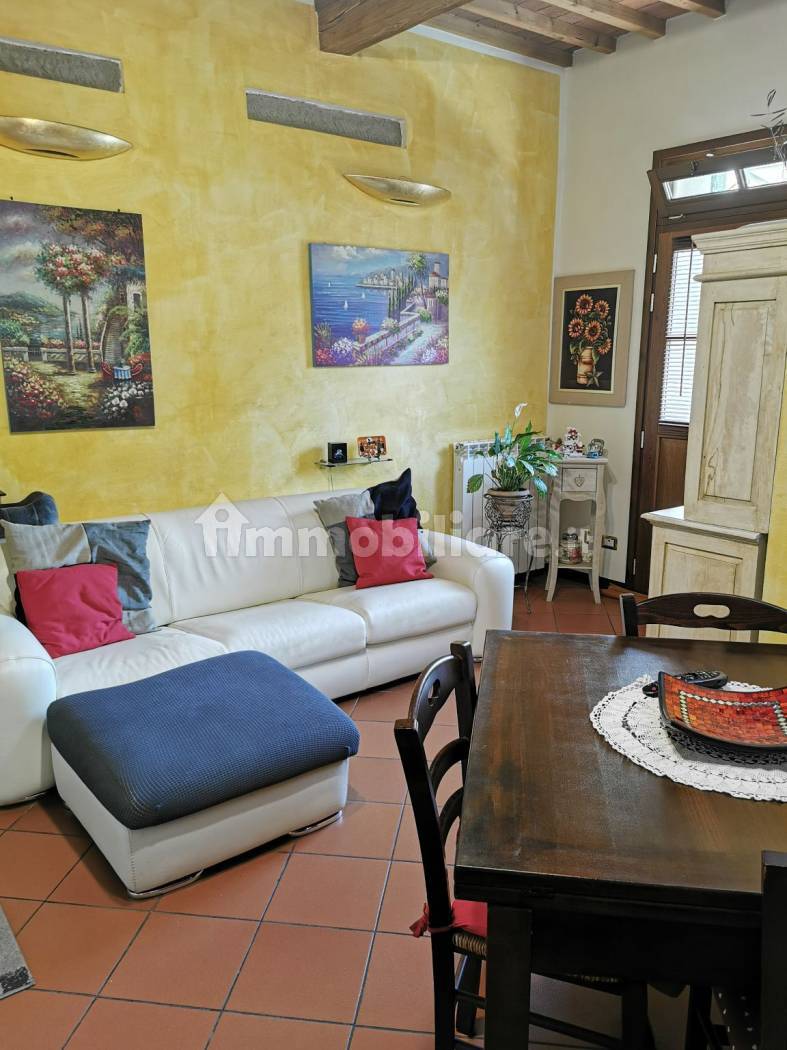 Trilocale piazza Cesare Battisti, Comeana, Carmignano