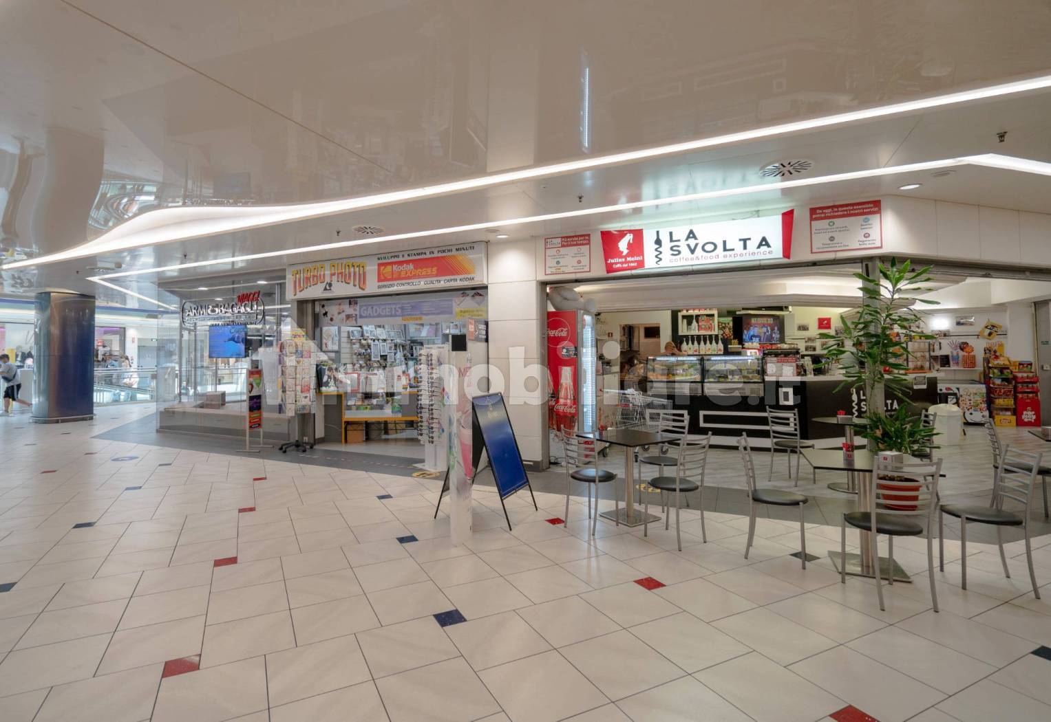 Locale commerciale in Vendita