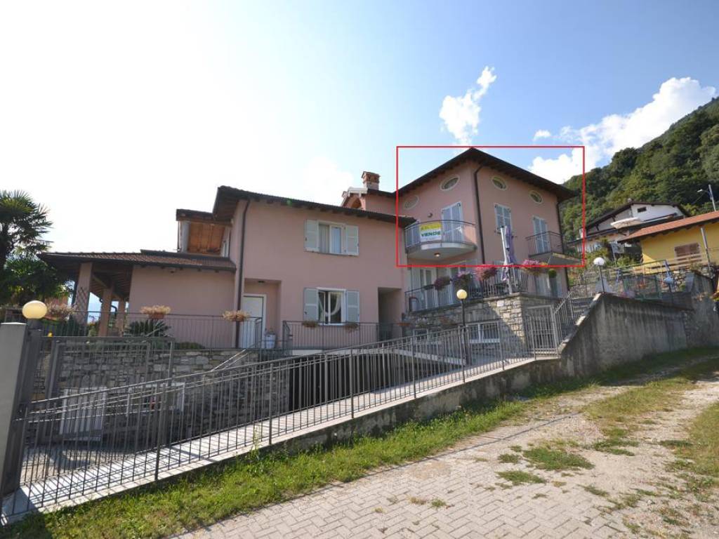 Vendita Appartamento Domaso. Trilocale in via Regina 17. Nuovo, primo ...