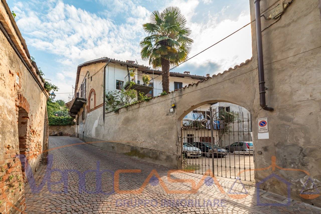 Appartamento via San Martino 34, Centro, Saluzzo