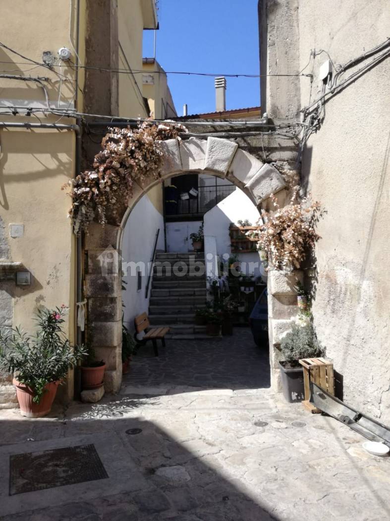 Trilocale Vico Primo di Palestro 2, Tolve