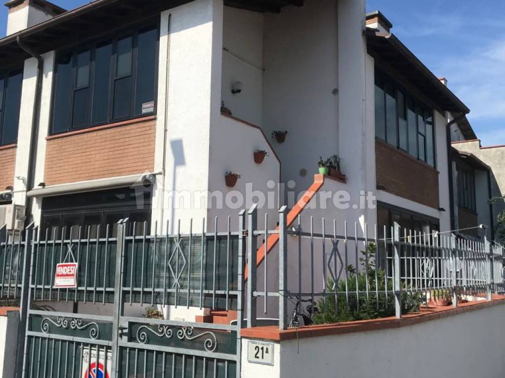 Vendita Villa a schiera in via Ancona Comacchio. Buono stato, posto ...