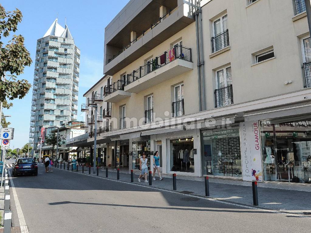 Albergo 7 piani, buono stato, Jesolo, rif. 90773189 - Immobiliare.it