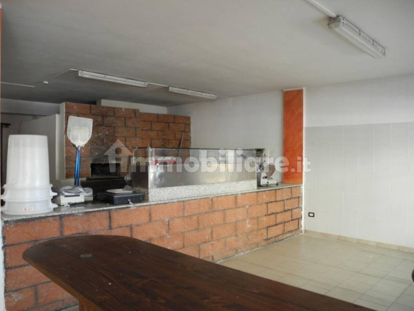 Locale commerciale in Vendita