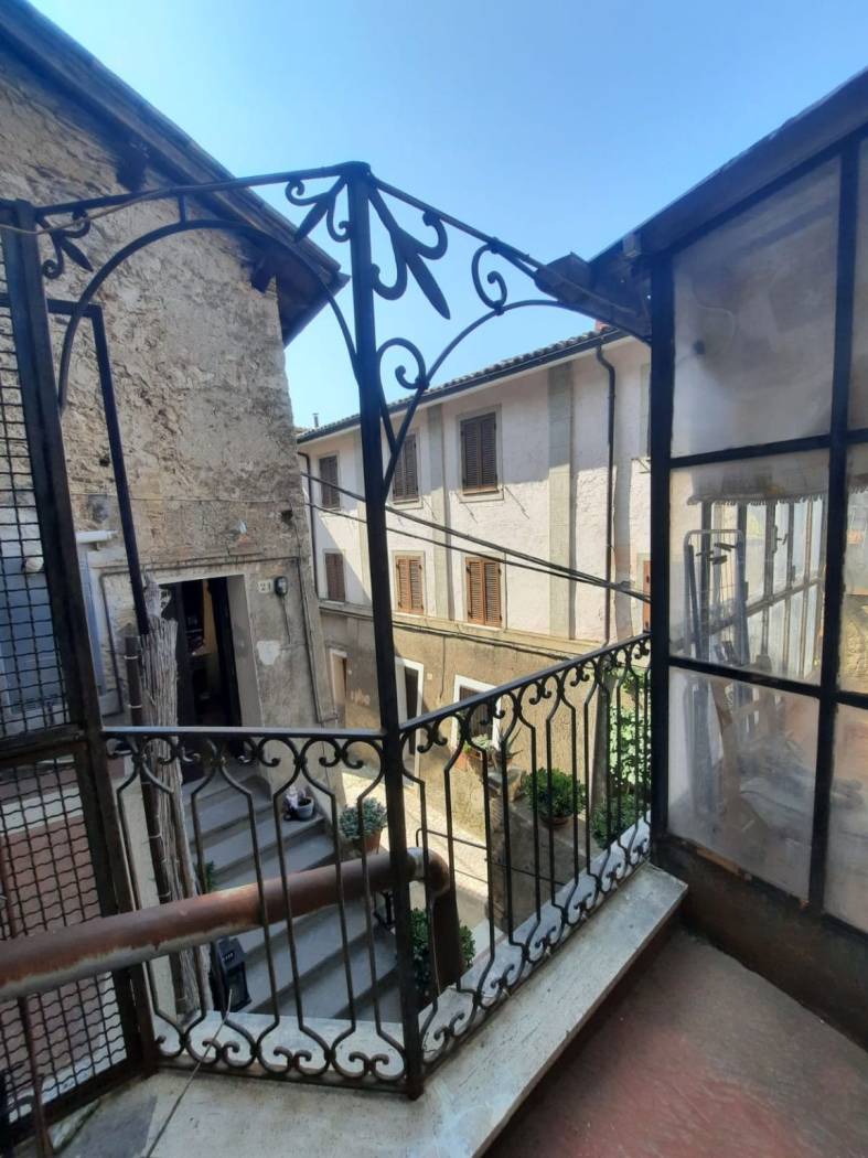 Trilocale via Massari, Centro, Casperia