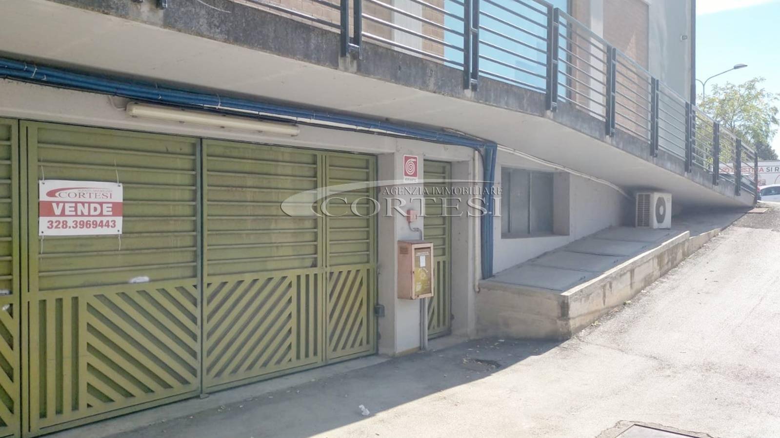 Negozio - Locale commerciale in Vendita