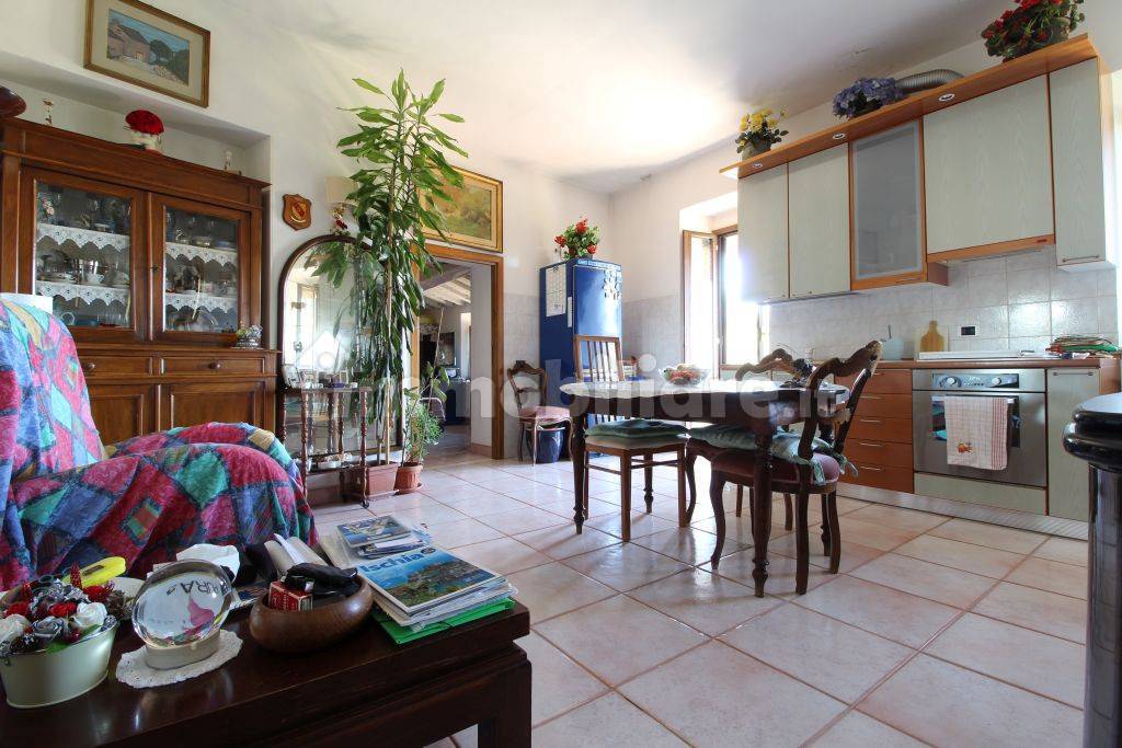 Bilocale via Roma, Centro, Castelnuovo di Farfa